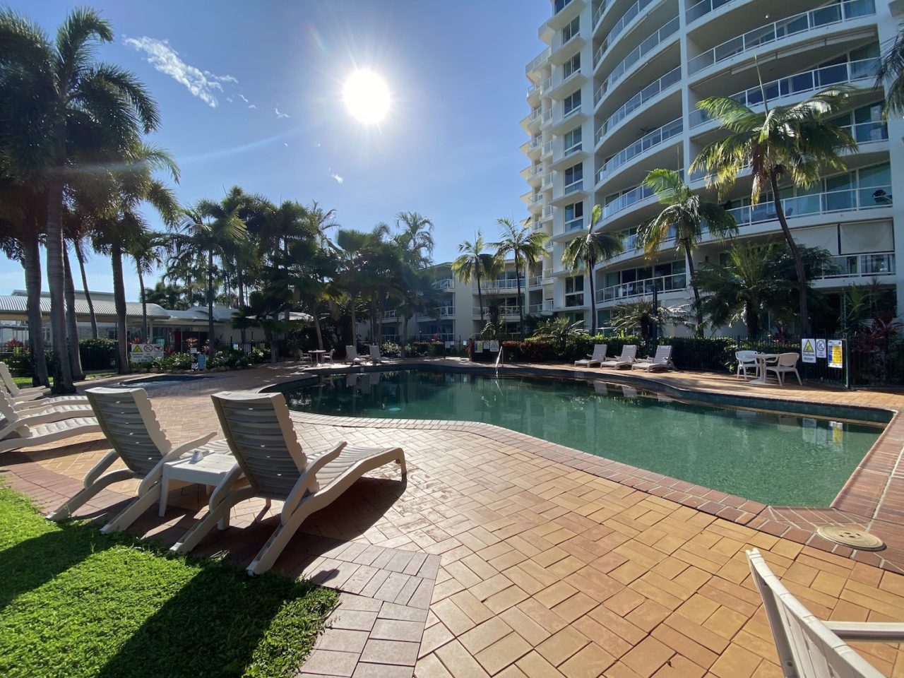 Mariners North Holiday Apartments - Townsville Apartment Accommodation